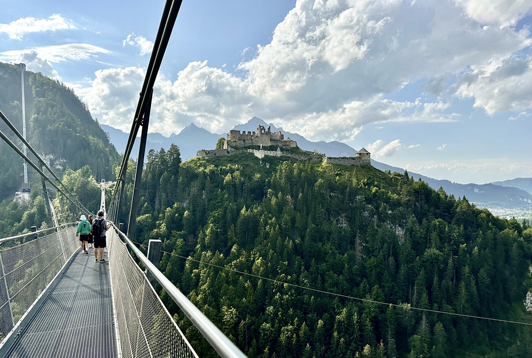 Must do: Loop over de spectaculaire hangbrug Highline179